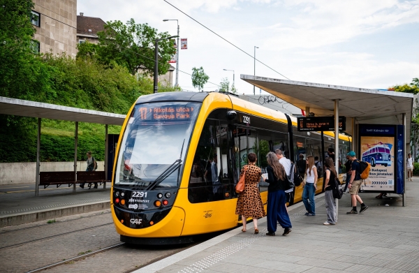 Új CAF-villamossal bővült Budapest alacsonypadlós járműparkja | Autoszektor